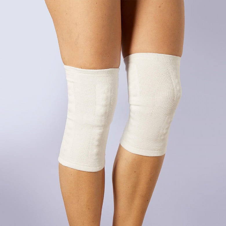 Magnetic Knee Support. Natural healing. Discreet.