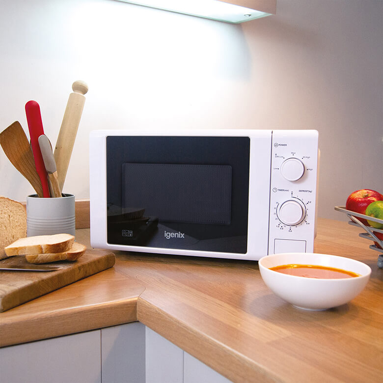 Igenix 20 Litre 700W Manual Microwave - White | Coopers Of Stortford