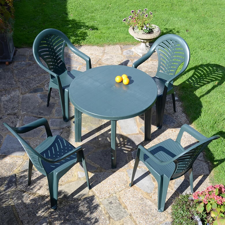Revello Round Table with 4 Pineto Chairs Green